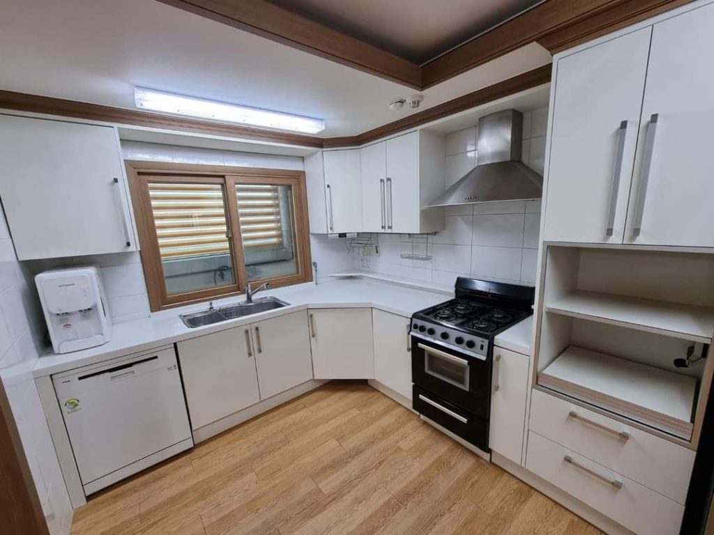 Mengenal Berbagai Model Kitchen Set - Ide Ruang