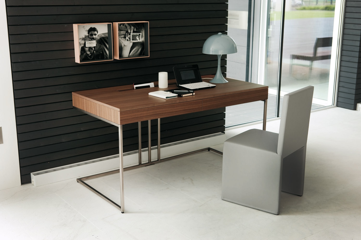 Desain Meja Kerja Minimalis: Simple Dan Elegan